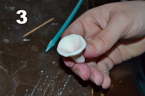 Simple polymer clay flower tutorial